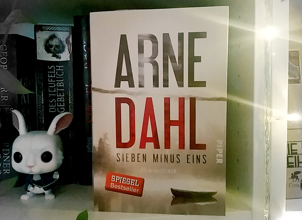 [Rezension] Arne Dahl – Sieben Minus Eins – Buchperlenblog